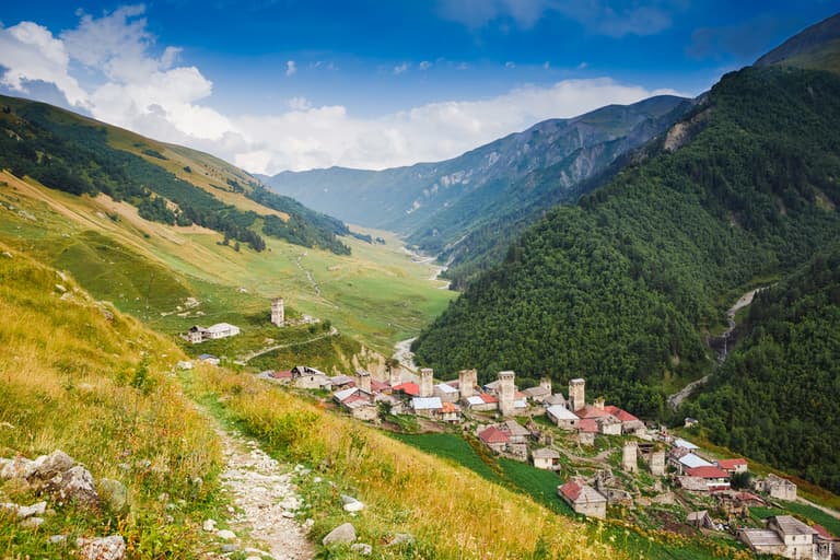 Trekking en Georgia: Gergeti Trinity Church, Kazbegi, Svaneti y más!