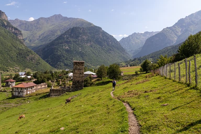 Trekking en Georgia: Gergeti Trinity Church, Kazbegi, Svaneti y más!